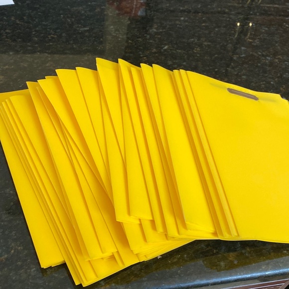 Office | Nwot Bundle Of 4 Yellow Plastic First Cut Letter Folders With ...